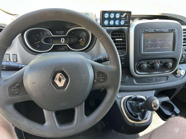 Balts Renault Trafic 2016 Tauragė, ar dzinēja tilpumu 1.60 L un nobraukumu 290 tūkst. km par 5500 €, foto 9 vietnē AUTOMOTO.COM.LV