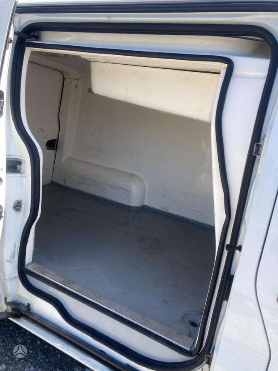 Balts Renault Trafic 2016 Pakruojis, ar dzinēja tilpumu 1.60 L un nobraukumu 272 tūkst. km par 5600 €, foto 7 vietnē AUTOMOTO.COM.LV