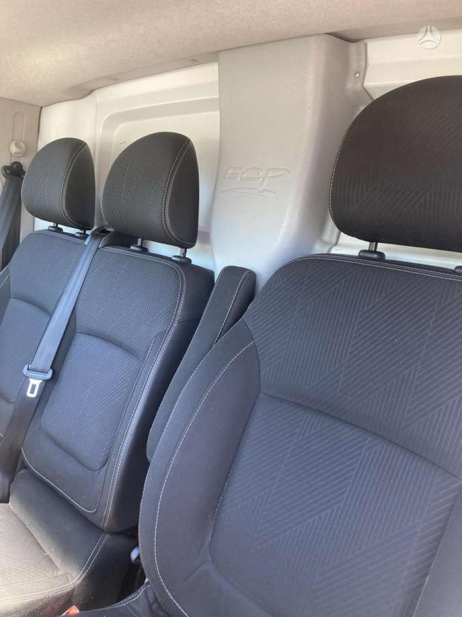 Balts Renault Trafic 2016 Pakruojis, ar dzinēja tilpumu 1.60 L un nobraukumu 272 tūkst. km par 5600 €, foto 12 vietnē AUTOMOTO.COM.LV
