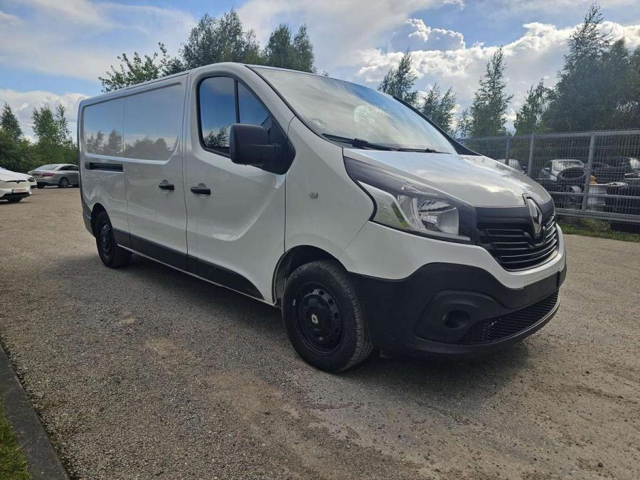 White Renault Trafic 2016 in Pakruojis, with an engine capacity of 1.60 L and mileage of 189 thousand km for 7200 €, photo 3 on AUTOMOTO.COM.LV
