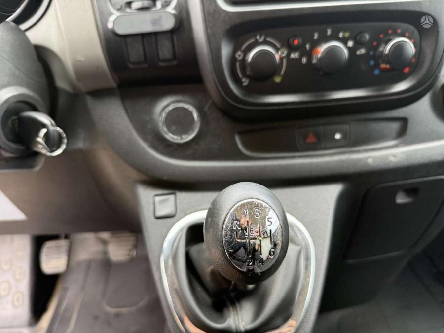 Balts Renault Trafic 2016 Viļņa, ar dzinēja tilpumu 1.60 L un nobraukumu 476 tūkst. km par 4250 €, foto 19 vietnē AUTOMOTO.COM.LV