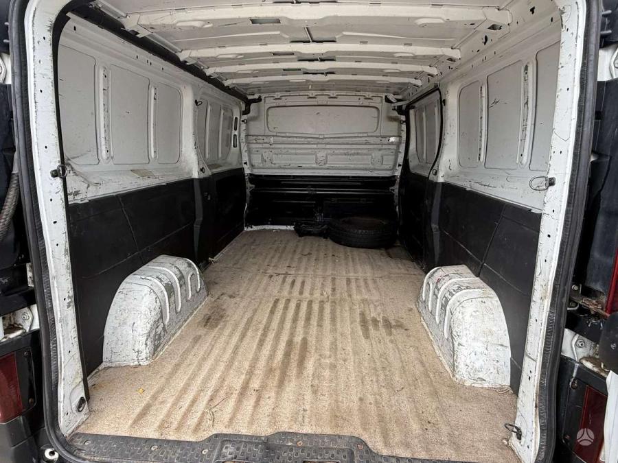 Balts Renault Trafic 2016 Viļņa, ar dzinēja tilpumu 1.60 L un nobraukumu 476 tūkst. km par 4250 €, foto 22 vietnē AUTOMOTO.COM.LV
