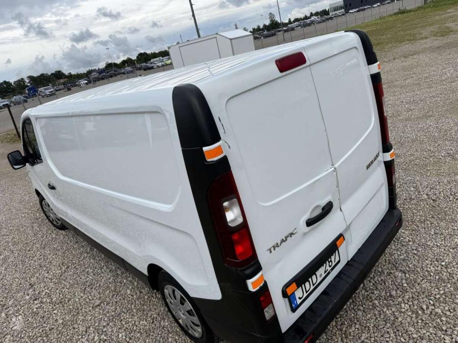 Balts Renault Trafic 2016 Viļņa, ar dzinēja tilpumu 1.60 L un nobraukumu 476 tūkst. km par 4250 €, foto 30 vietnē AUTOMOTO.COM.LV