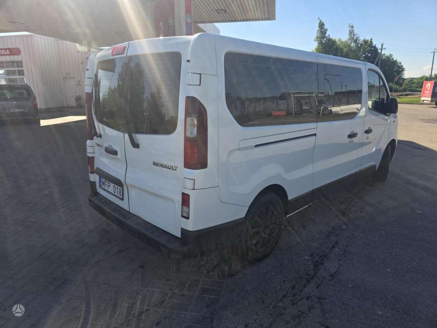 White Renault Trafic 2016 in Taurage, with an engine capacity of 1.60 L and mileage of 405 thousand km for 8000 €, photo 5 on AUTOMOTO.COM.LV