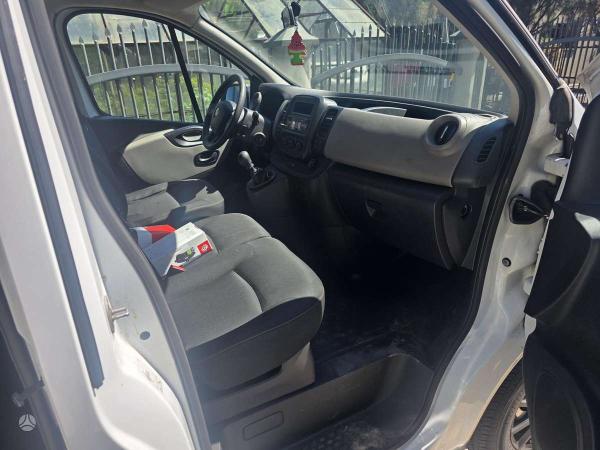 Balts Renault Trafic 2016 Tauragė, ar dzinēja tilpumu 1.60 L un nobraukumu 405 tūkst. km par 8000 €, foto 6 vietnē AUTOMOTO.COM.LV