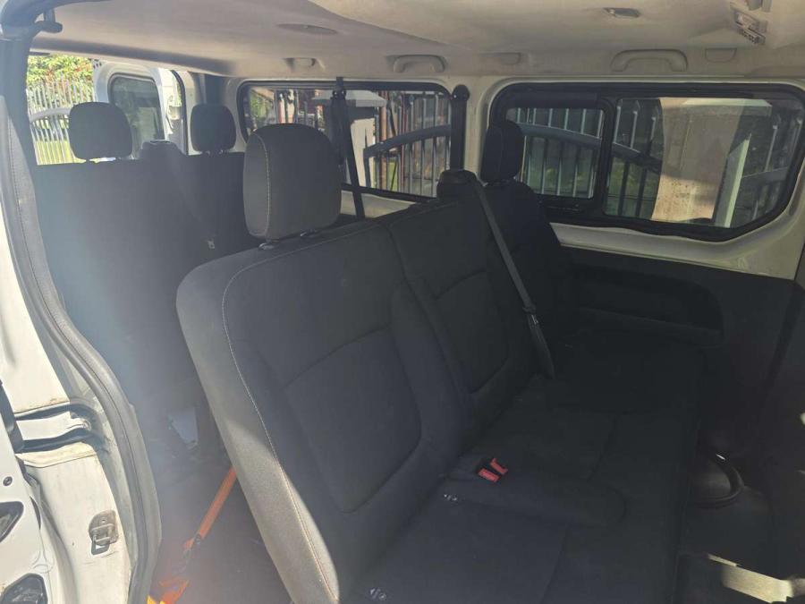 White Renault Trafic 2016 in Taurage, with an engine capacity of 1.60 L and mileage of 405 thousand km for 8000 €, photo 10 on AUTOMOTO.COM.LV