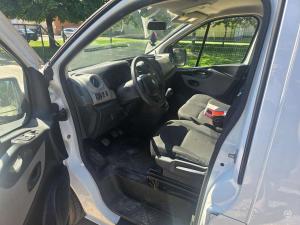 White Renault Trafic 2016 in Taurage, with an engine capacity of 1.60 L and mileage of 405 thousand km for 8000 €, photo 11 on AUTOMOTO.COM.LV