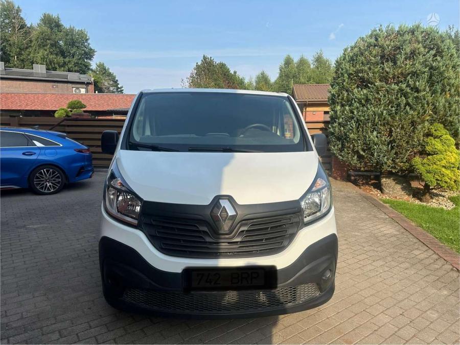 White Renault Trafic 2016 in Kaunas, with an engine capacity of 1.60 L and mileage of 162 thousand km for 9900 €, photo 4 on AUTOMOTO.COM.LV