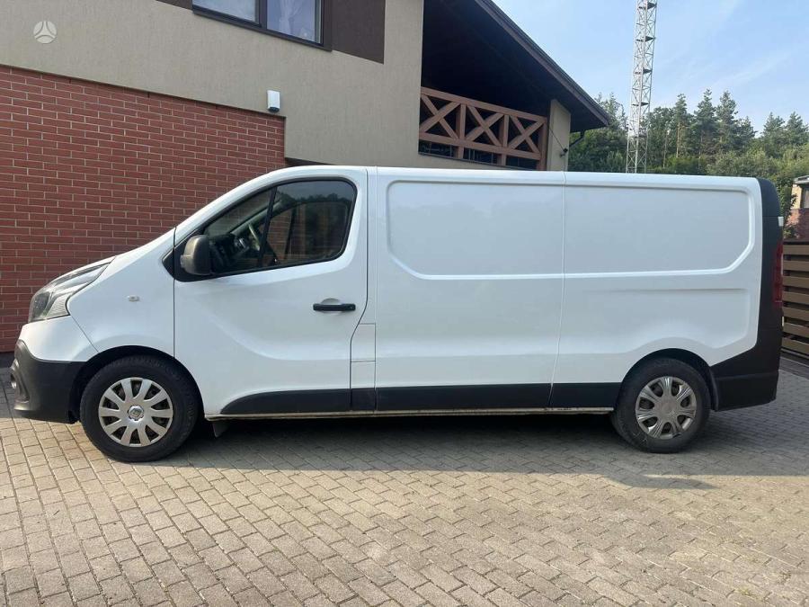 White Renault Trafic 2016 in Kaunas, with an engine capacity of 1.60 L and mileage of 162 thousand km for 9900 €, photo 6 on AUTOMOTO.COM.LV