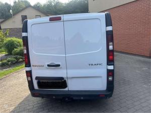 White Renault Trafic 2016 in Kaunas, with an engine capacity of 1.60 L and mileage of 162 thousand km for 9900 €, photo 9 on AUTOMOTO.COM.LV