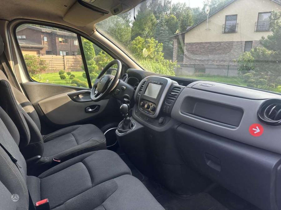 White Renault Trafic 2016 in Kaunas, with an engine capacity of 1.60 L and mileage of 162 thousand km for 9900 €, photo 12 on AUTOMOTO.COM.LV