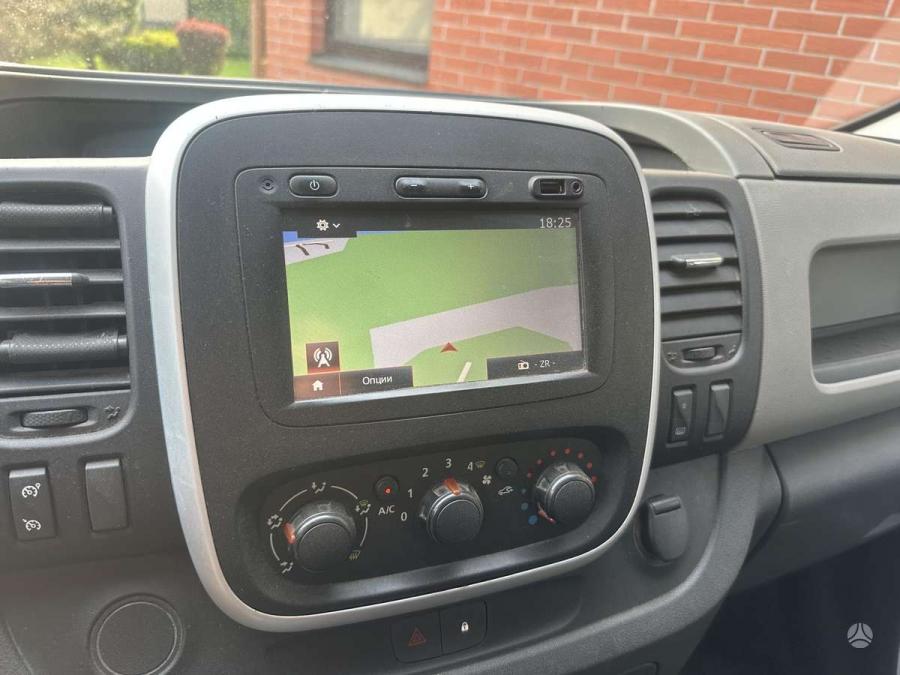 White Renault Trafic 2016 in Kaunas, with an engine capacity of 1.60 L and mileage of 162 thousand km for 9900 €, photo 16 on AUTOMOTO.COM.LV