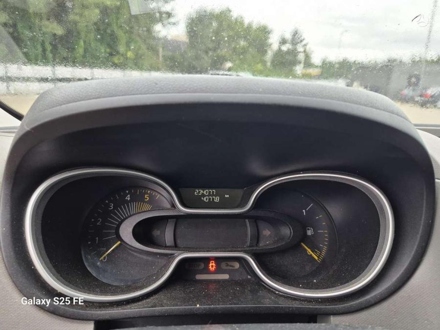 Balts Renault Trafic 2016 Tauragė, ar dzinēja tilpumu 1.60 L un nobraukumu 234 tūkst. km par 4350 €, foto 12 vietnē AUTOMOTO.COM.LV