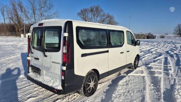 White Renault Trafic 2017 in Marijampole, with an engine capacity of 1.57 L and mileage of 279 thousand km for 9999 €, photo 5 on AUTOMOTO.COM.LV