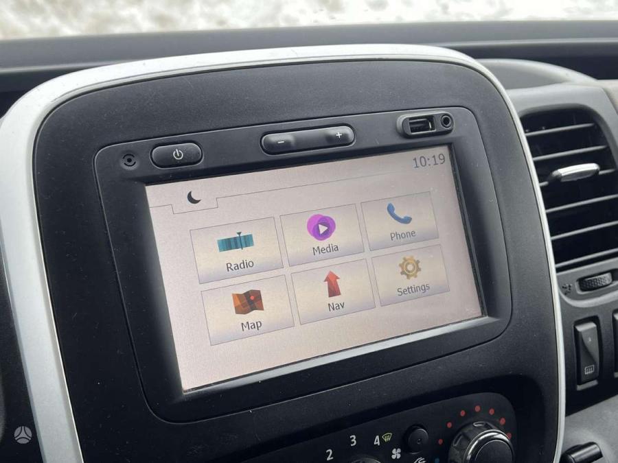 Белый Рено Трафик 2017 в Таураге, объемом двигателя 1.60 л и пробегом 303 тыс. км за 7300 €, фото 11 на AUTOMOTO.COM.LV