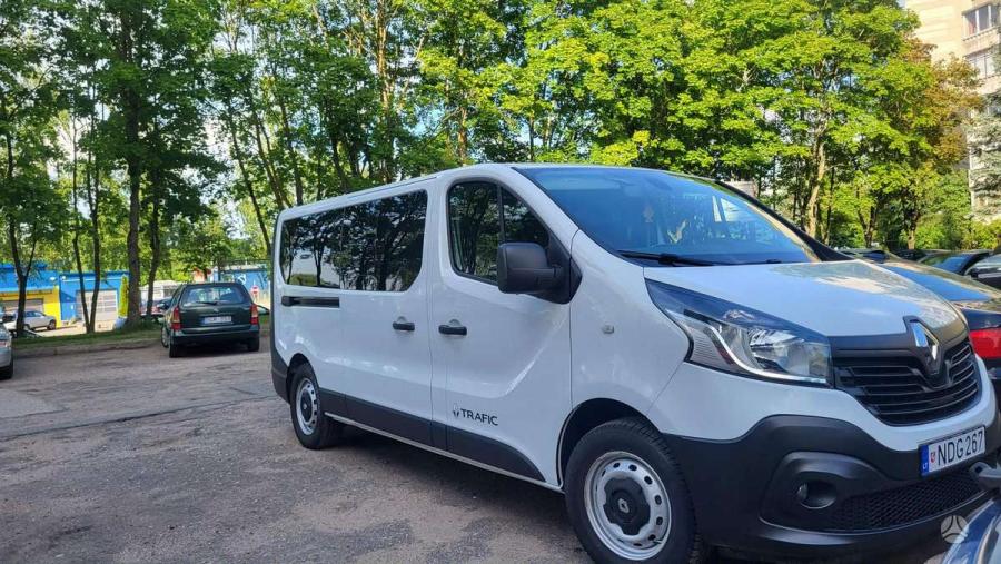 White Renault Trafic 2017 in Kaunas, with an engine capacity of 1.60 L and mileage of 97 thousand km for 13800 €, photo 1 on AUTOMOTO.COM.LV