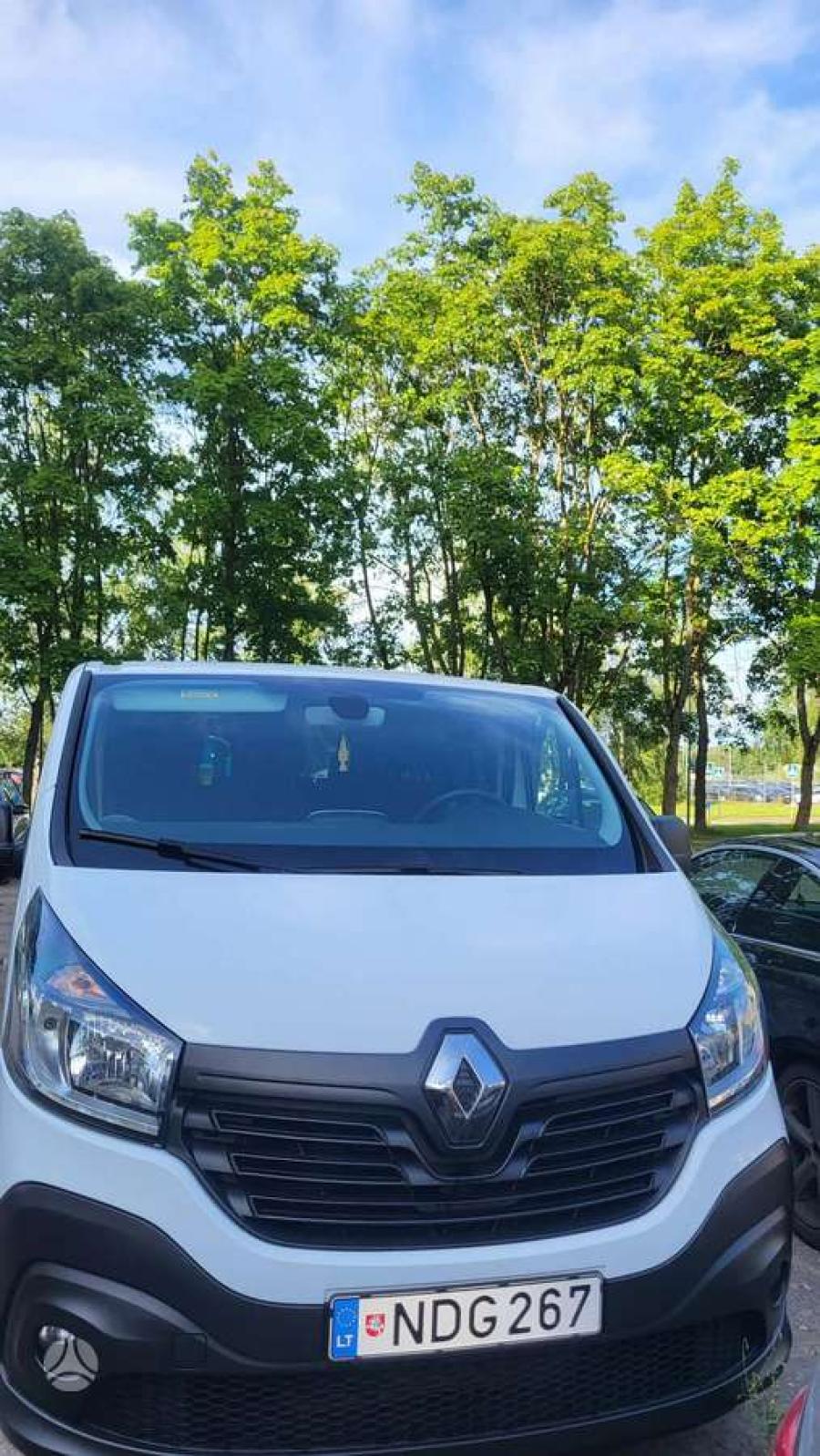 White Renault Trafic 2017 in Kaunas, with an engine capacity of 1.60 L and mileage of 97 thousand km for 13800 €, photo 4 on AUTOMOTO.COM.LV