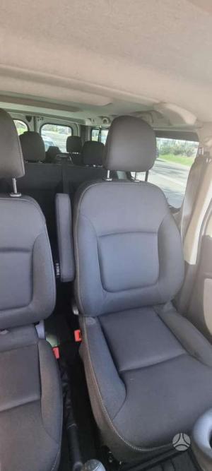 White Renault Trafic 2017 in Kaunas, with an engine capacity of 1.60 L and mileage of 97 thousand km for 13800 €, photo 8 on AUTOMOTO.COM.LV