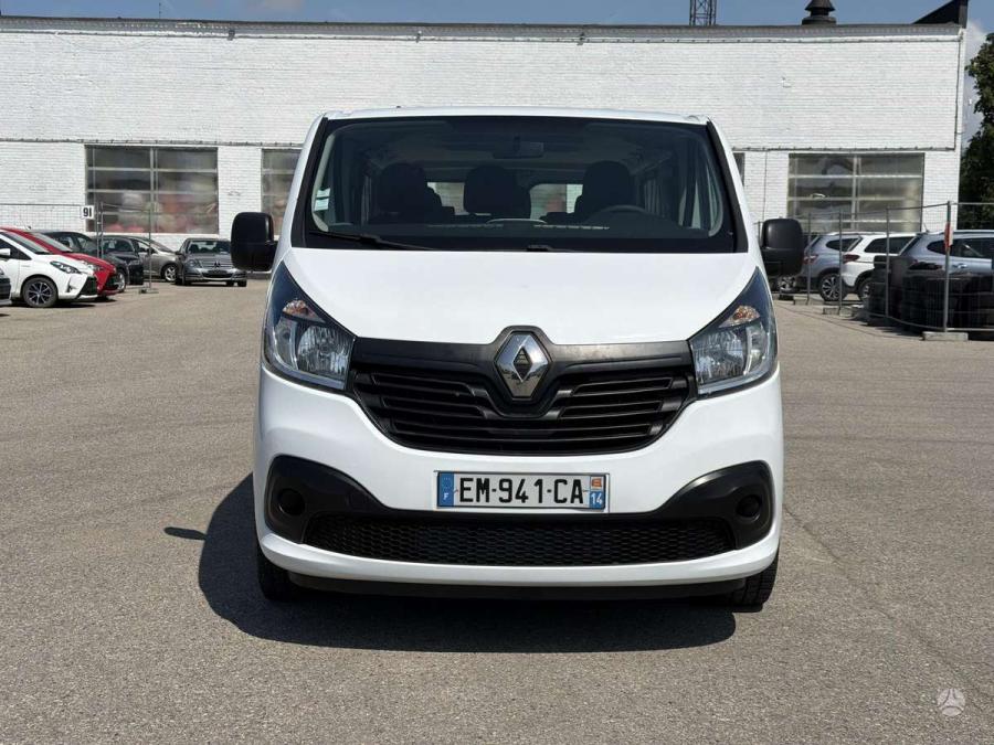 White Renault Trafic 2017 in Marijampole, with an engine capacity of 1.60 L and mileage of 292 thousand km for 10400 €, photo 3 on AUTOMOTO.COM.LV