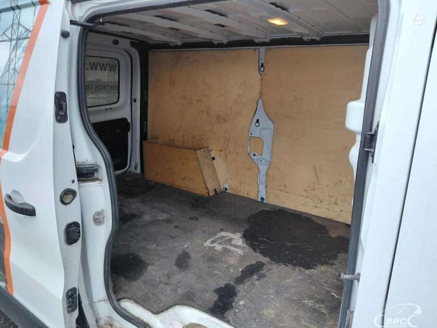 White Renault Trafic 2017 in Vilnius, with an engine capacity of 1.60 L and mileage of 251 thousand km for 9900 €, photo 12 on AUTOMOTO.COM.LV