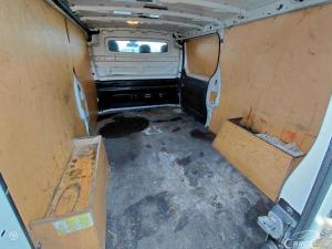 White Renault Trafic 2017 in Vilnius, with an engine capacity of 1.60 L and mileage of 251 thousand km for 9900 €, photo 14 on AUTOMOTO.COM.LV