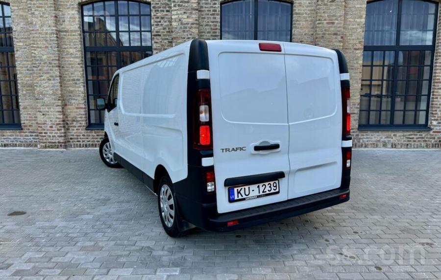 White Renault Trafic 2017 in Riga, with an engine capacity of 1.60 L and mileage of 199 thousand km for 7990 €, photo 4 on AUTOMOTO.COM.LV