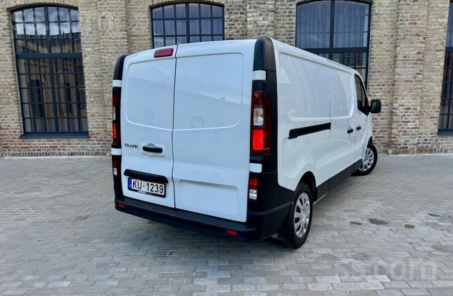 White Renault Trafic 2017 in Riga, with an engine capacity of 1.60 L and mileage of 199 thousand km for 7990 €, photo 5 on AUTOMOTO.COM.LV