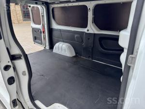 White Renault Trafic 2017 in Riga, with an engine capacity of 1.60 L and mileage of 199 thousand km for 7990 €, photo 14 on AUTOMOTO.COM.LV