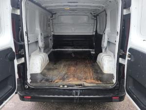 White Renault Trafic 2017 in Kaunas, with an engine capacity of 1.60 L and mileage of 294 thousand km for 5500 €, photo 10 on AUTOMOTO.COM.LV