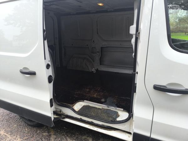 White Renault Trafic 2017 in Kaunas, with an engine capacity of 1.60 L and mileage of 294 thousand km for 5500 €, photo 11 on AUTOMOTO.COM.LV