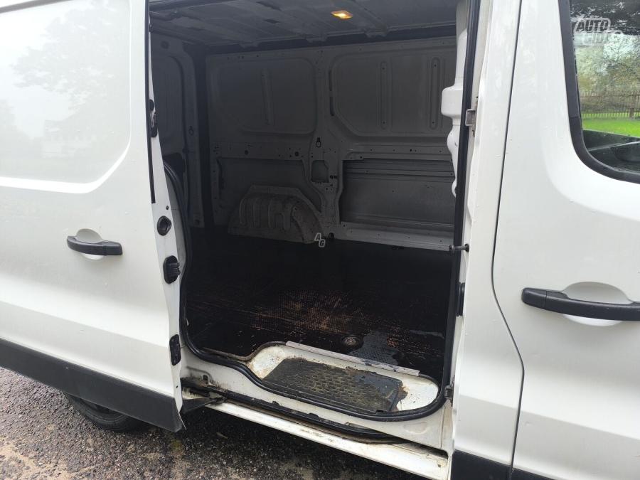 White Renault Trafic 2017 in Kaunas, with an engine capacity of 1.60 L and mileage of 294 thousand km for 5500 €, photo 11 on AUTOMOTO.COM.LV