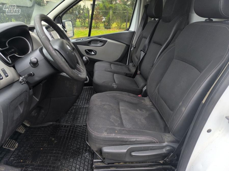 White Renault Trafic 2017 in Kaunas, with an engine capacity of 1.60 L and mileage of 294 thousand km for 5500 €, photo 15 on AUTOMOTO.COM.LV