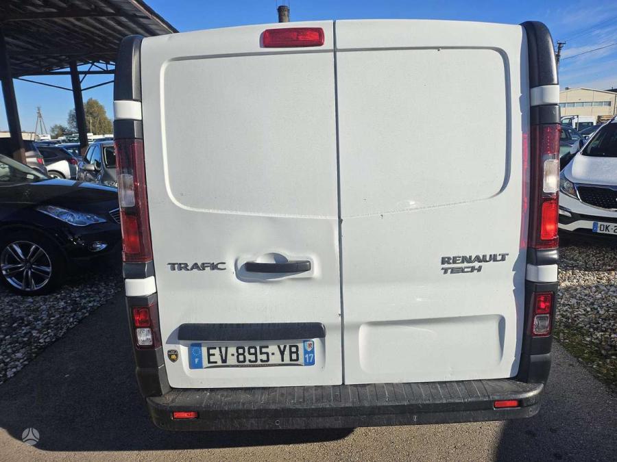 Balts Renault Trafic 2018 Tauragė, ar dzinēja tilpumu 1.60 L un nobraukumu 243 tūkst. km par 7200 €, foto 6 vietnē AUTOMOTO.COM.LV