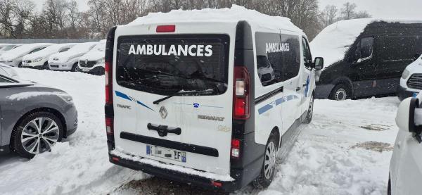 White Renault Trafic 2018 in Taurage, with an engine capacity of 1.60 L and mileage of 239 thousand km for 7300 €, photo 9 on AUTOMOTO.COM.LV