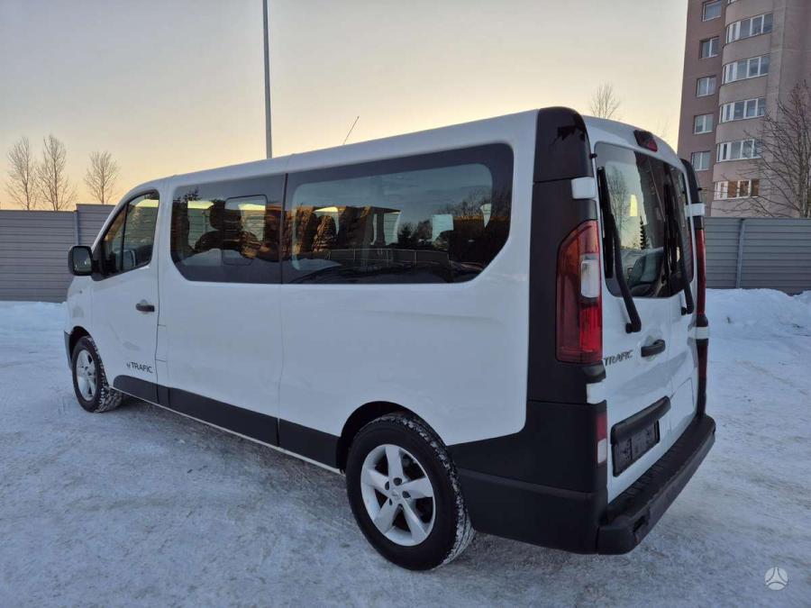 Balts Renault Trafic 2018 Panevēža, ar dzinēja tilpumu 1.60 L un nobraukumu 289 tūkst. km par 10100 €, foto 3 vietnē AUTOMOTO.COM.LV