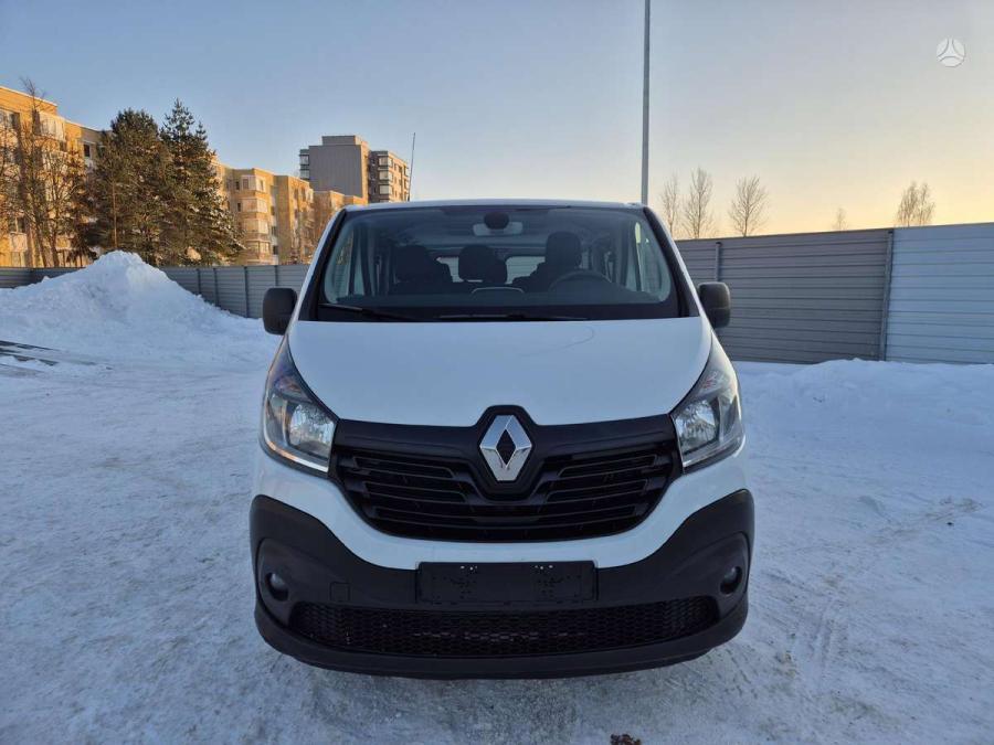 Balts Renault Trafic 2018 Panevēža, ar dzinēja tilpumu 1.60 L un nobraukumu 289 tūkst. km par 10100 €, foto 7 vietnē AUTOMOTO.COM.LV