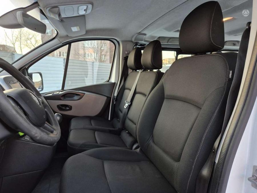Balts Renault Trafic 2018 Panevēža, ar dzinēja tilpumu 1.60 L un nobraukumu 289 tūkst. km par 10100 €, foto 15 vietnē AUTOMOTO.COM.LV