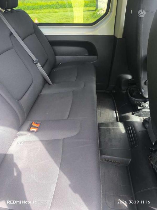 White Renault Trafic 2018 in Siauliai, with an engine capacity of 1.60 L and mileage of 616 thousand km for 12000 €, photo 9 on AUTOMOTO.COM.LV