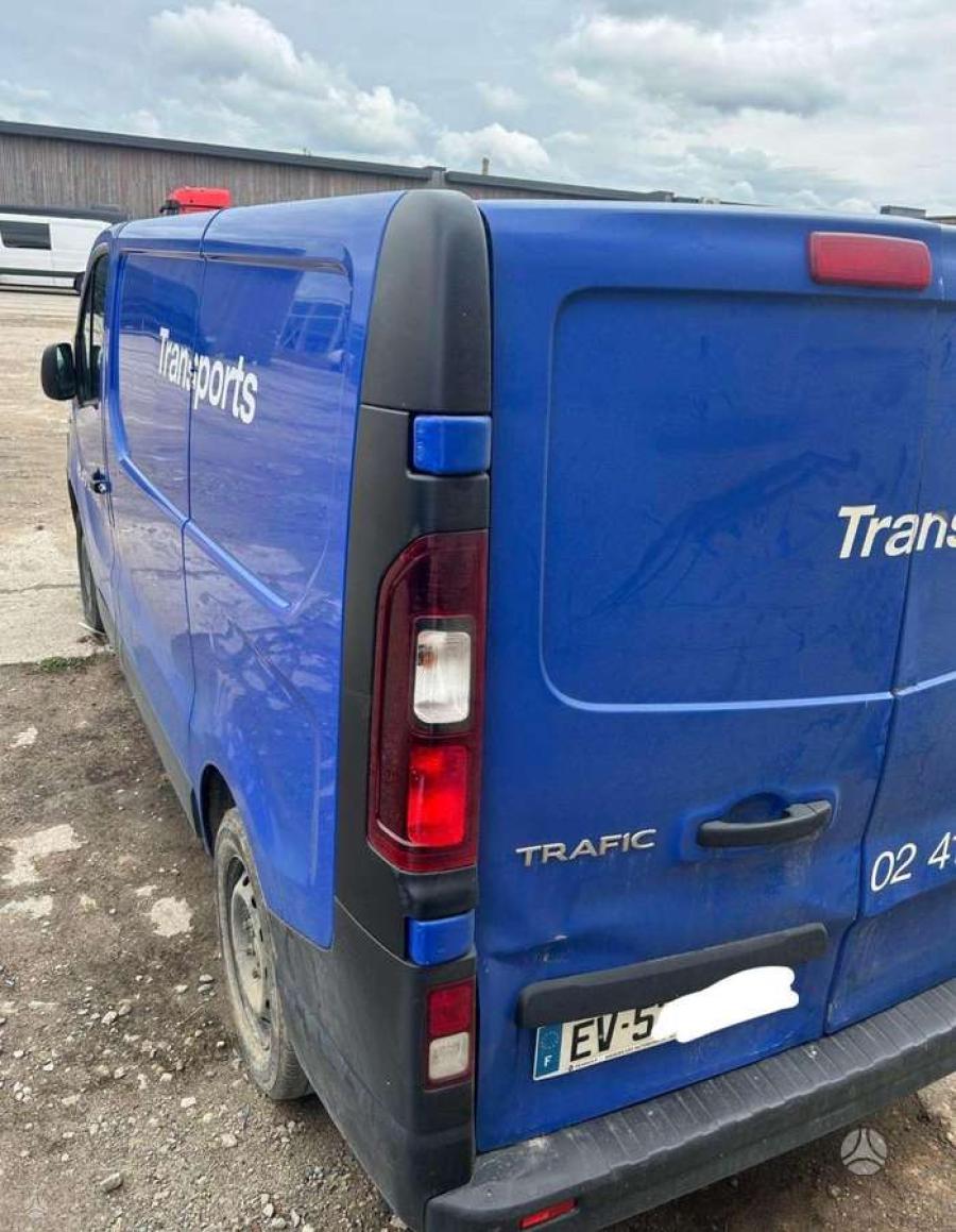 White Renault Trafic 2018 in Kaunas, with an engine capacity of 1.60 L and mileage of 300 thousand km for 2450 €, photo 5 on AUTOMOTO.COM.LV
