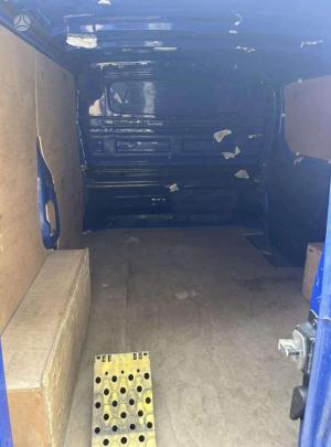 White Renault Trafic 2018 in Kaunas, with an engine capacity of 1.60 L and mileage of 300 thousand km for 2450 €, photo 9 on AUTOMOTO.COM.LV