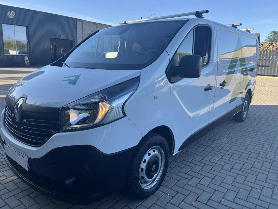White Renault Trafic 2018 in Taurage, with an engine capacity of 1.60 L and mileage of 209 thousand km for 7200 €, photo 6 on AUTOMOTO.COM.LV