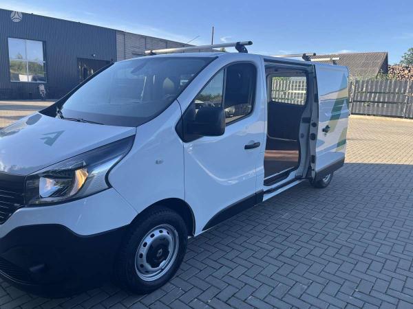 White Renault Trafic 2018 in Taurage, with an engine capacity of 1.60 L and mileage of 209 thousand km for 7200 €, photo 8 on AUTOMOTO.COM.LV