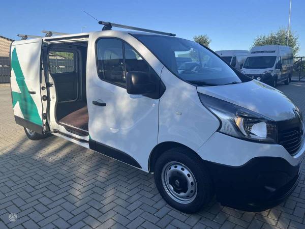 White Renault Trafic 2018 in Taurage, with an engine capacity of 1.60 L and mileage of 209 thousand km for 7200 €, photo 9 on AUTOMOTO.COM.LV