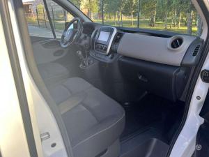 White Renault Trafic 2018 in Taurage, with an engine capacity of 1.60 L and mileage of 209 thousand km for 7200 €, photo 14 on AUTOMOTO.COM.LV