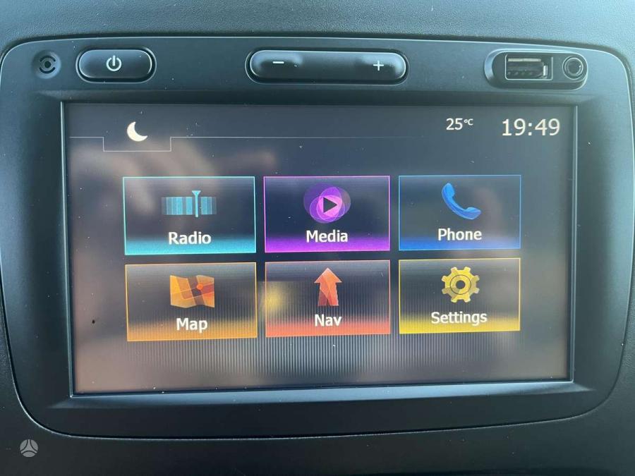 White Renault Trafic 2018 in Taurage, with an engine capacity of 1.60 L and mileage of 209 thousand km for 7200 €, photo 21 on AUTOMOTO.COM.LV