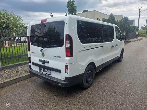 White Renault Trafic 2018 in Taurage, with an engine capacity of 1.60 L and mileage of 226 thousand km for 8200 €, photo 2 on AUTOMOTO.COM.LV