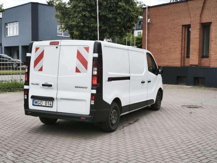 White Renault Trafic 2018 in Vilnius, with an engine capacity of 1.60 L and mileage of 195 thousand km for 9317 €, photo 14 on AUTOMOTO.COM.LV