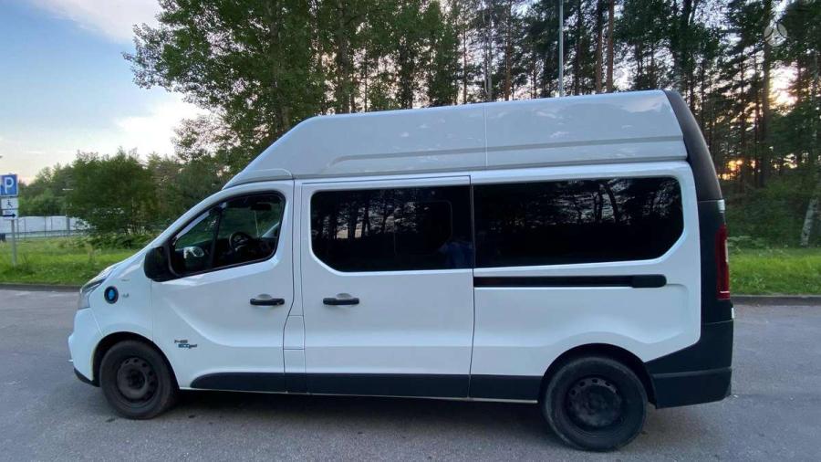 White Renault Trafic 2018 in Visaginas, with an engine capacity of 1.60 L and mileage of 294 thousand km for 14600 €, photo 7 on AUTOMOTO.COM.LV
