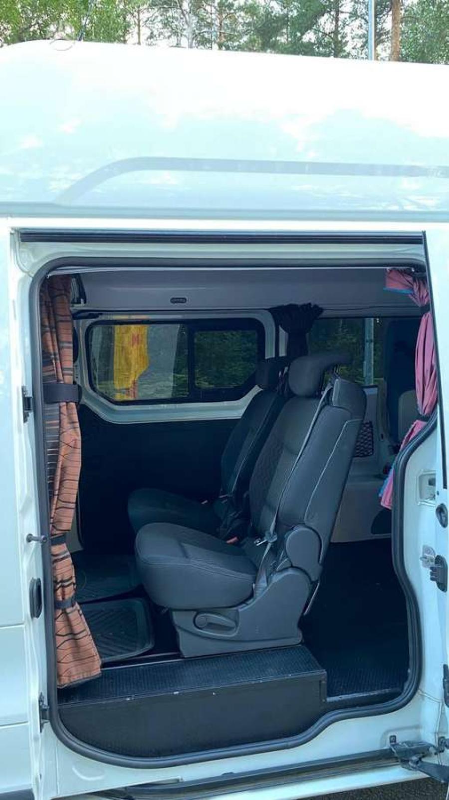 White Renault Trafic 2018 in Visaginas, with an engine capacity of 1.60 L and mileage of 294 thousand km for 14600 €, photo 18 on AUTOMOTO.COM.LV