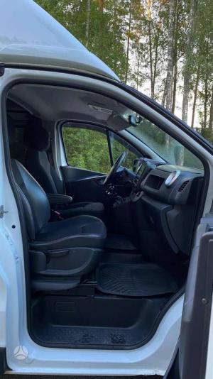 White Renault Trafic 2018 in Visaginas, with an engine capacity of 1.60 L and mileage of 294 thousand km for 14600 €, photo 19 on AUTOMOTO.COM.LV